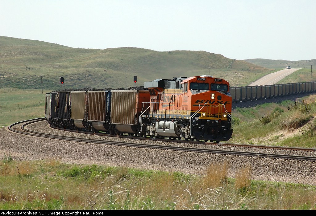BNSF 5928, ES44AC, works eastbound coal loads